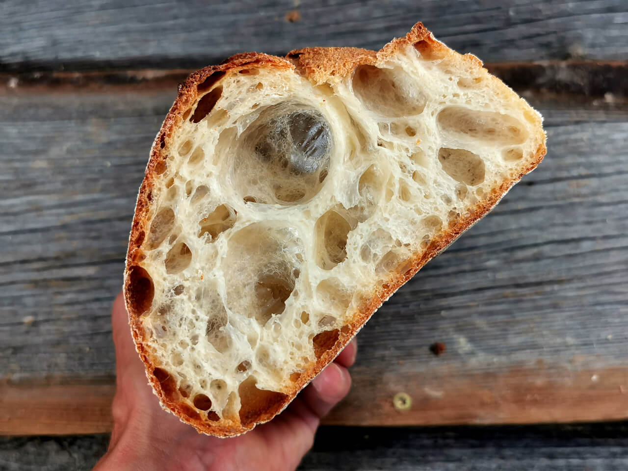 Die rustikale Ciabatta-Kruste [Brot einfach selber backen]