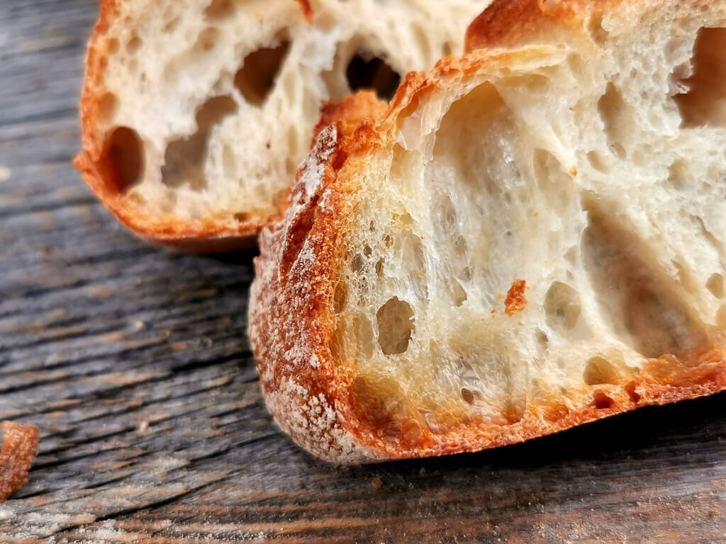 Die rustikale Ciabatta-Kruste [Brot einfach selber backen]