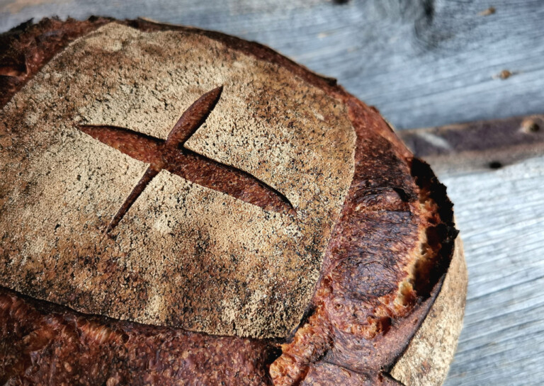 Tricks für eine dunklere Krume und Kruste beim Brotbacken